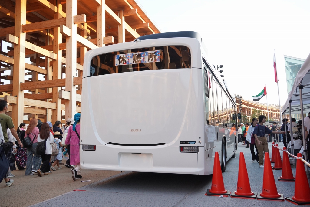 「エルガ・EV」バスを万博休憩所として開放中 | Osaka-Subway.com
